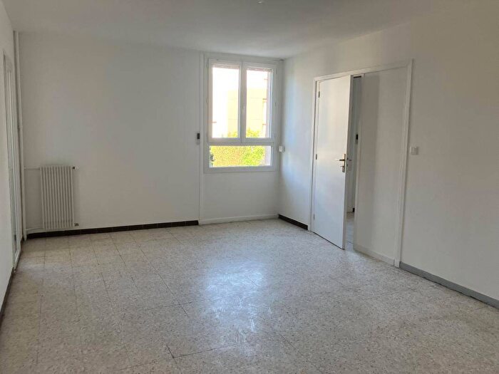 Arènes, Nîmes - Appartement 2 pièces à louer