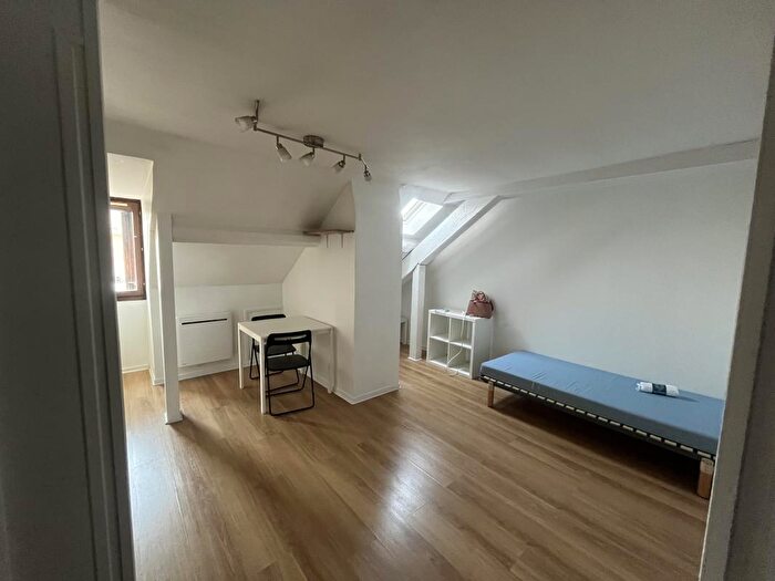 Appartement à louer - Chambéry, Laurier - 1 pièce