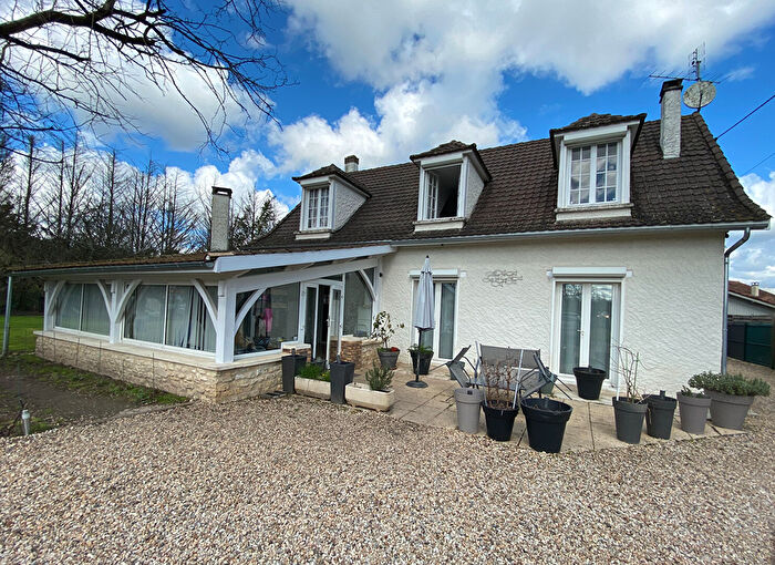 Maison à vendre - Moulin-Neuf - 5 pièces - 3 chambres