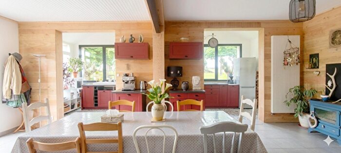 Maison 12 pièces à vendre - Bussac-sur-Charente