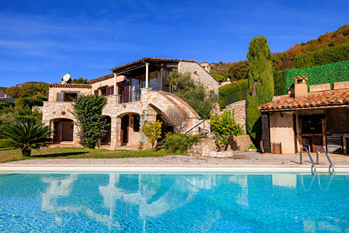 Maison à vendre - Tourrettes-sur-Loup - 6 pièces - 4 chambres