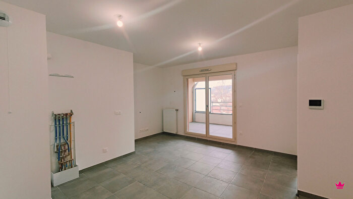 Appartement à vendre - Vénissieux, Centre-ville - 2 pièces - 1 chambre