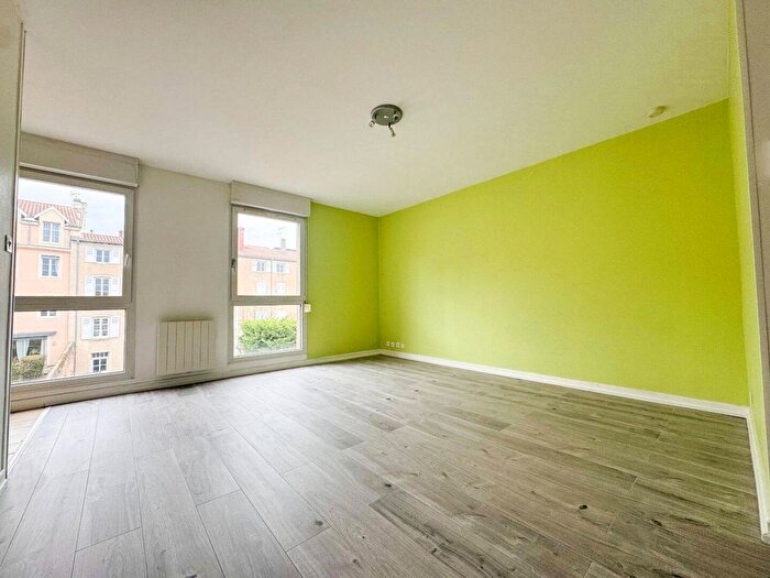 Appartement à louer - Centre Ville, Mâcon - 1 pièce