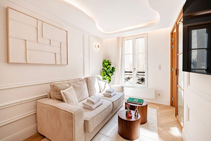 Appartement à louer - Sorbonne, Paris ème arrondissement - 2 pièces - 1 chambre