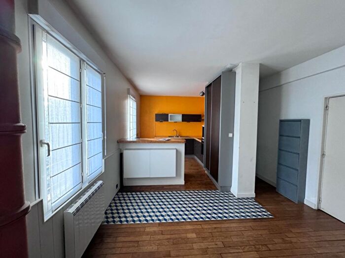 Appartement à louer - Quartiers Ouest, Bourg lEvesque - 4 pièces - 2 chambres
