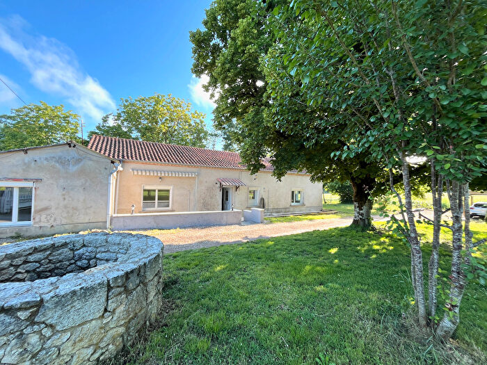 Maison à louer - Monbalen - 5 pièces - 4 chambres