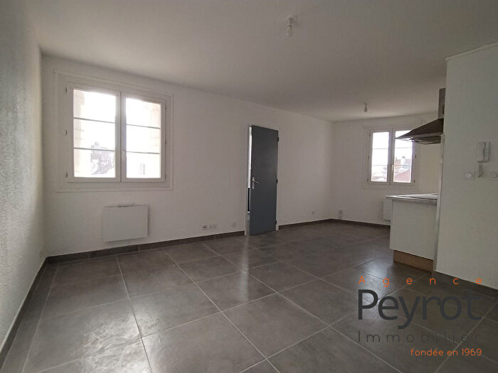 Appartement à louer - Perpignan, La Gare - 3 pièces - 2 chambres