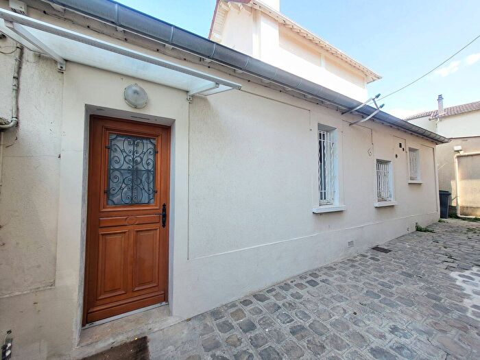 Marne, Neuilly-Plaisance : Appartement 1 pièce à louer