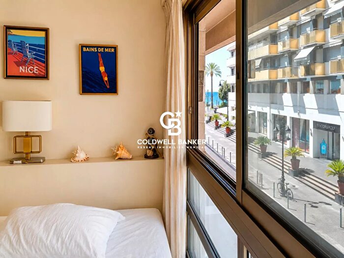 Appartement 1 pièce à Nice, Carré d'or, à vendre