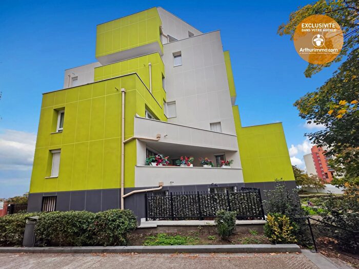 Appartement à vendre - Évry, Les Pyramides - 4 pièces - 3 chambres