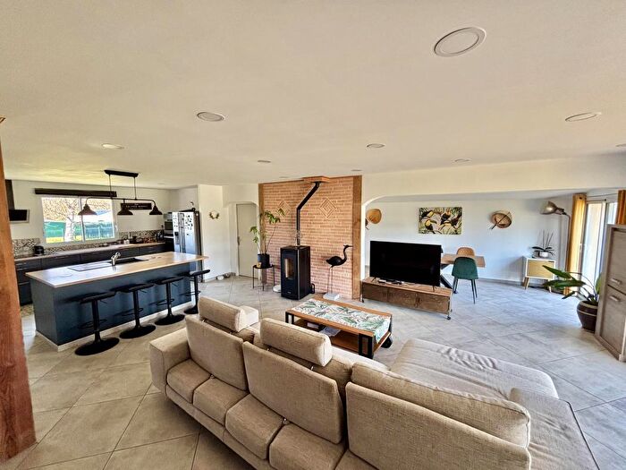 Maison à vendre - Léogeats - 6 pièces - 5 chambres