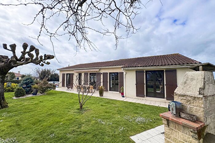 Maison à vendre - Jarnac - 6 pièces - 4 chambres