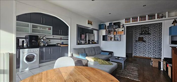 Appartement à louer - Les Essarts-le-Roi - 3 pièces - 2 chambres