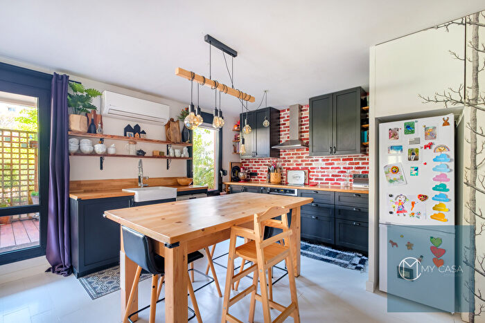 Appartement à vendre - Lyon e , Ménival, Battières, La Plaine - 4 pièces - 2 chambres