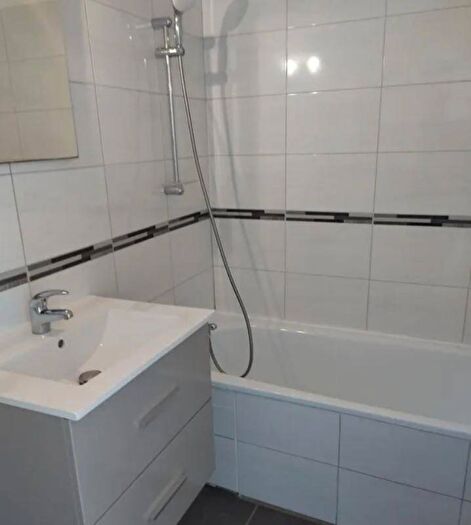 Appartement à louer - centre Ville-La Chartonnière-La Barre, Villefranche-sur-Saône - 3 pièces - 2 chambres