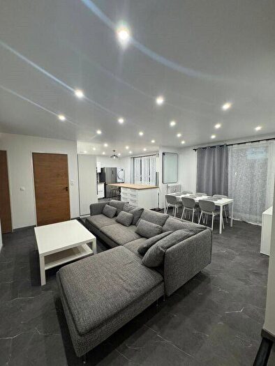 Appartement à louer - Cathédrale, Tours - 6 pièces - 5 chambres