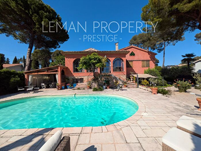 Maison 10 pièces à Mougins, Le Colombier, Colombe, Cabrières, Le Bordé, à vendre