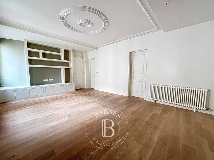 Appartement à louer - Porte Saint Denis-Paradis, Paris ème arrondissement - 3 pièces - 2 chambres