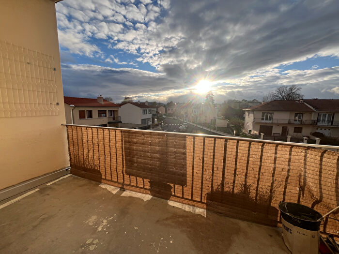 Appartement à vendre - Aulnat - 3 pièces - 2 chambres