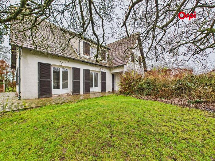 Maison à louer - Centre Ville, Bernay - 5 pièces - 4 chambres