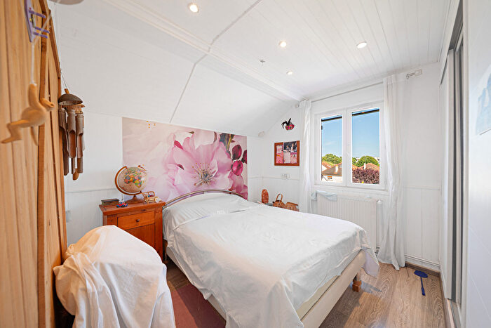 Maison à vendre - Châtenoy-le-Royal - 10 pièces - 4 chambres