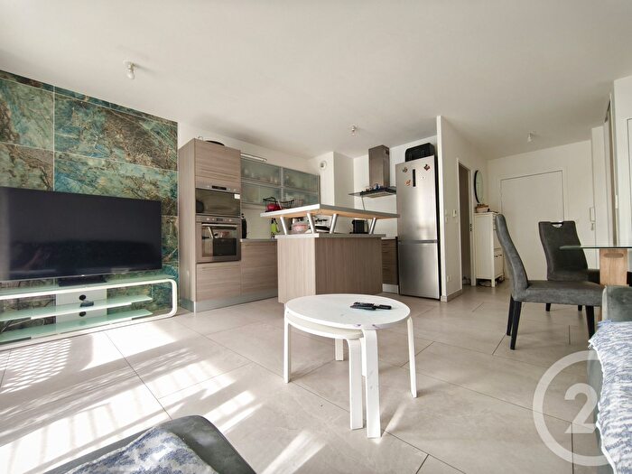 Appartement à vendre - Saint-Fons - 4 pièces - 3 chambres