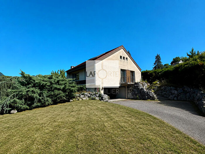 Maison 7 pièces à Tresserve, à vendre