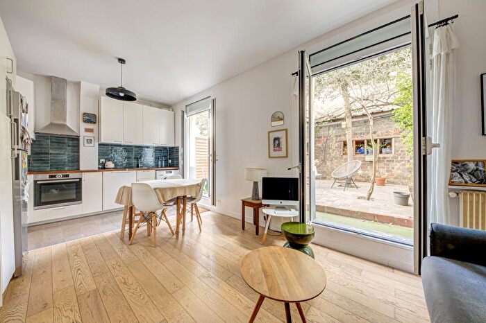 Appartement à vendre - Saint-Ouen, Pasteur, Zola - 3 pièces - 2 chambres