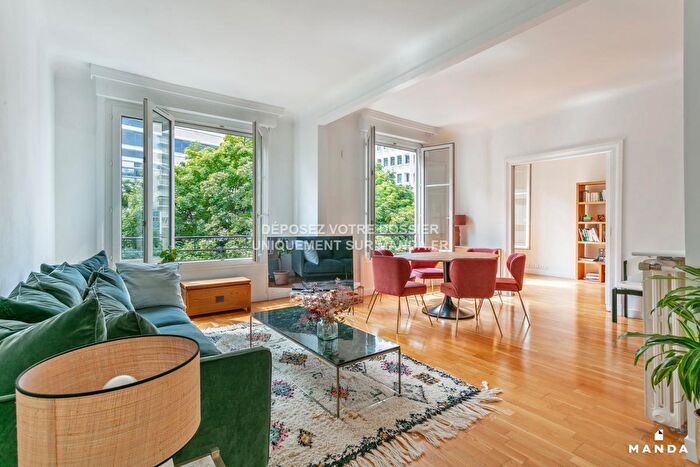 Paris 15ème, Cambronne, Garibaldi : Appartement 3 pièces à louer