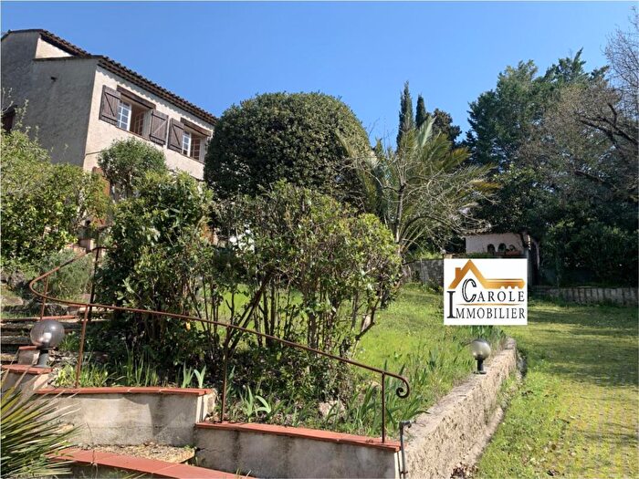 Maison 8 pièces à vendre à Mandelieu-la-Napoule