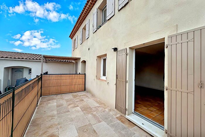 Appartement à louer - Aureille - 2 pièces - 1 chambre