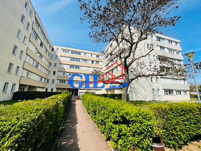 Savigny-le-Temple, Plessis-le-Roi - Appartement 4 pièces à louer