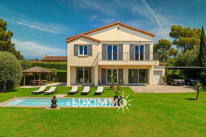 Maison à vendre - Mougins, Le Colombier, Colombe, Cabrières, Le Bordé - 8 pièces - 5 chambres