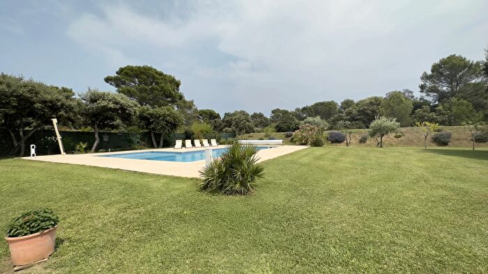 Maisons à vendre et appartements à louer - 1