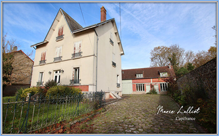 Maison à vendre - Puiseaux - 8 pièces - 5 chambres