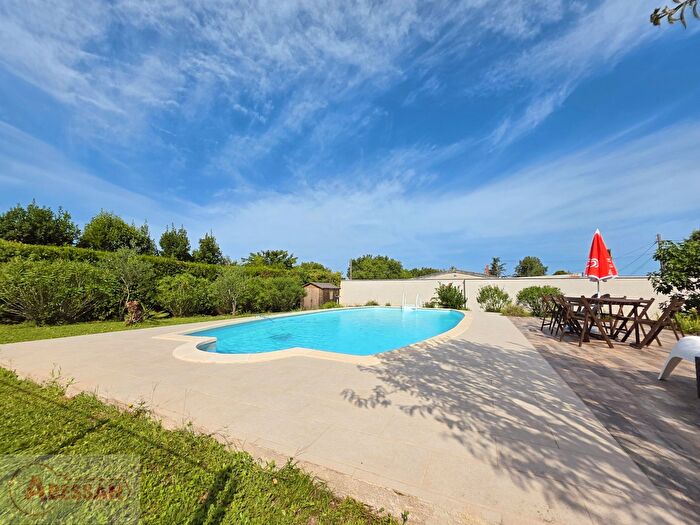 Maison à vendre - Saint-Hilaire-de-Brethmas - 8 pièces - 6 chambres