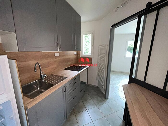 Appartement à louer - Cressely et Buisson, Magny-les-Hameaux - 1 pièce