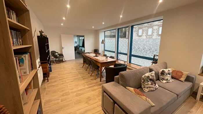 Maison à vendre - Saint-Nicolas-du-Pélem - 17 pièces