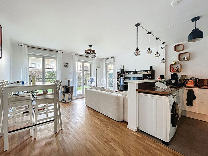 Appartement à vendre - Saint-Cyr-lécole, Hôtel de ville - 3 pièces - 2 chambres