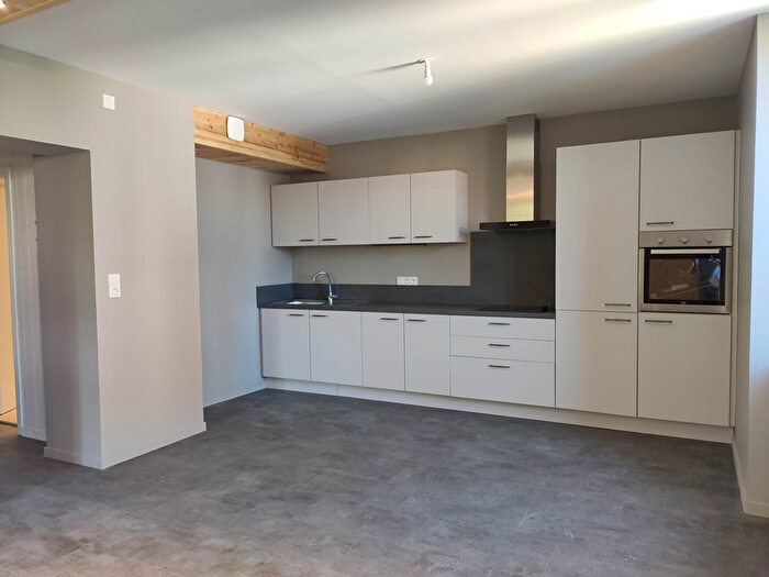 Appartement à vendre - Pontarlier, Centre-ville - 3 pièces - 2 chambres