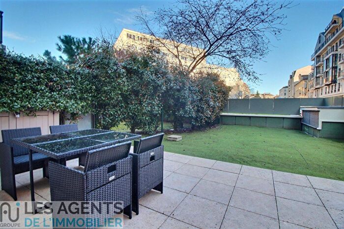 Appartement à louer - Centre Ville-Vieux Puteaux - 2 pièces - 1 chambre