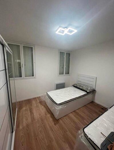 Appartement à louer - Plateau-Grèves-Europe-Gare du Stade-Fossés Jean, Colombes - 4 pièces - 3 chambres