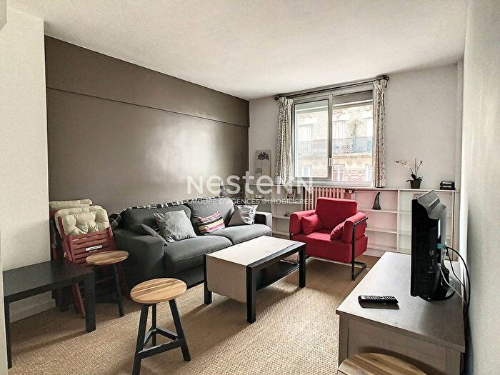 Appartement à louer - Espaces Jeunes, Issy-les-Moulineaux - 3 pièces - 2 chambres