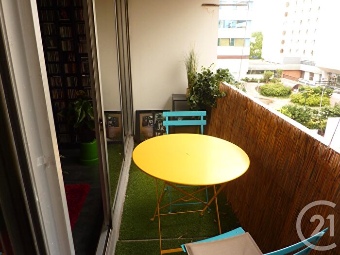 Appartement 3 pièces à Bordeaux, Mériadeck, à louer