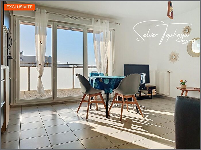 Appartement à vendre - Mions - 3 pièces - 2 chambres