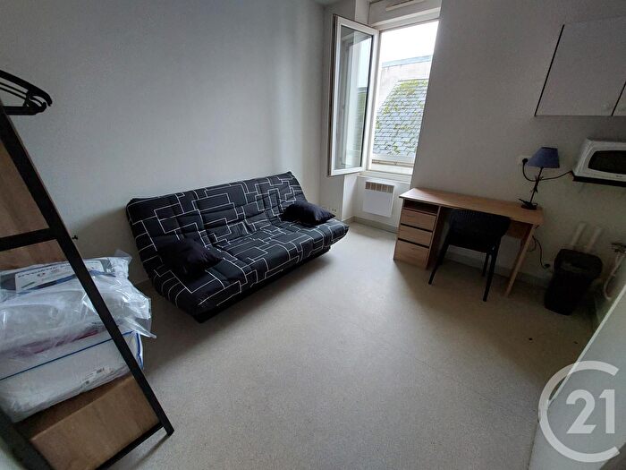 Appartement à louer - Brive-la-Gaillarde, Centre-ville, Pont Cardinal, Champanatier - 1 pièce