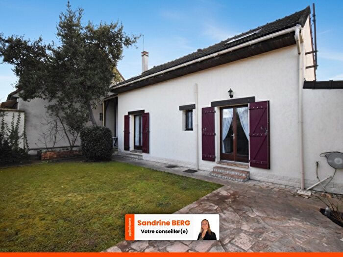 Maison à vendre - Vitry-sur-Seine, Huit Mai - 6 pièces - 4 chambres