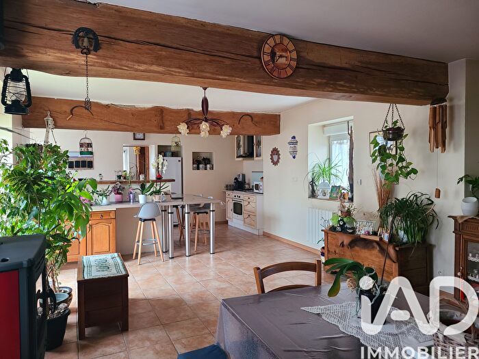 Maison 5 pièces à Vernoil-le-Fourrier, à vendre