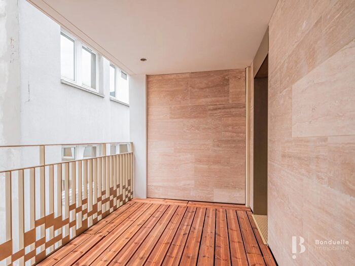 Appartement à louer - Courbevoie, Marceau République - 4 pièces - 3 chambres