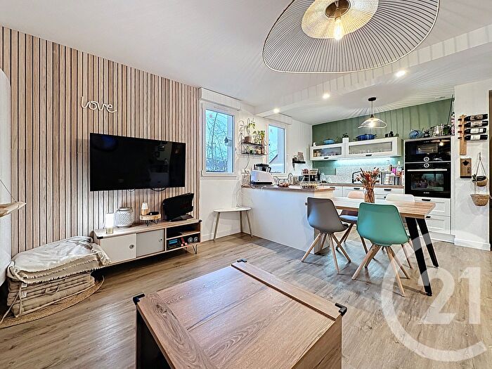 Appartement à vendre - Noyon, Centre-ville - 3 pièces - 2 chambres